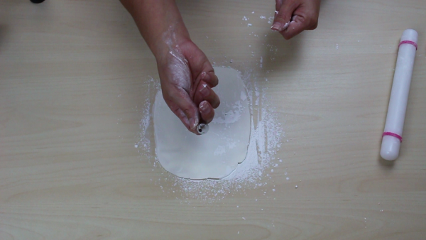 Making Sugar Pearls – Tutorial – Baking Savvy